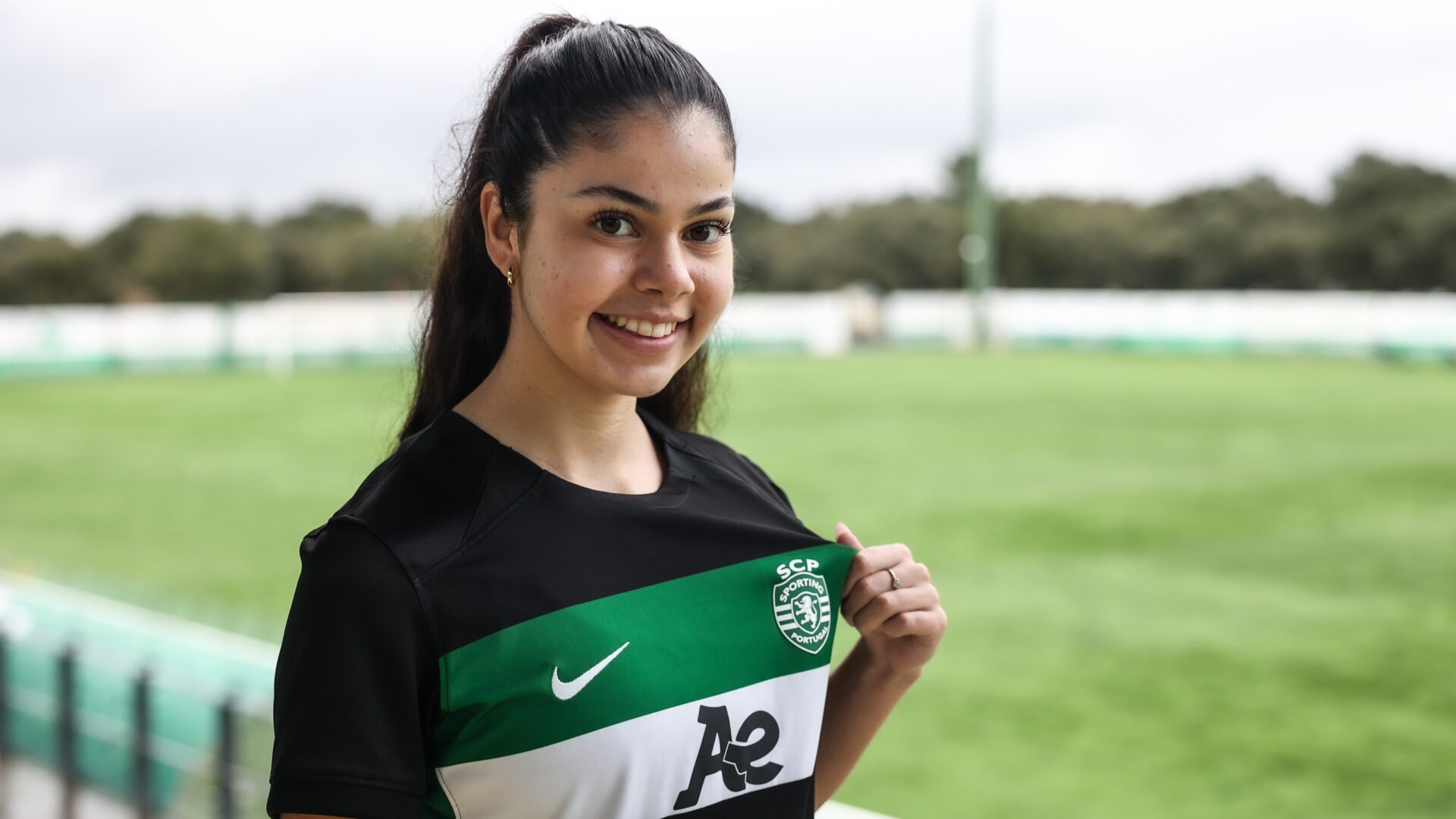 Jeneva Gray reforça a equipa feminina do Sporting e assina contrato até ...