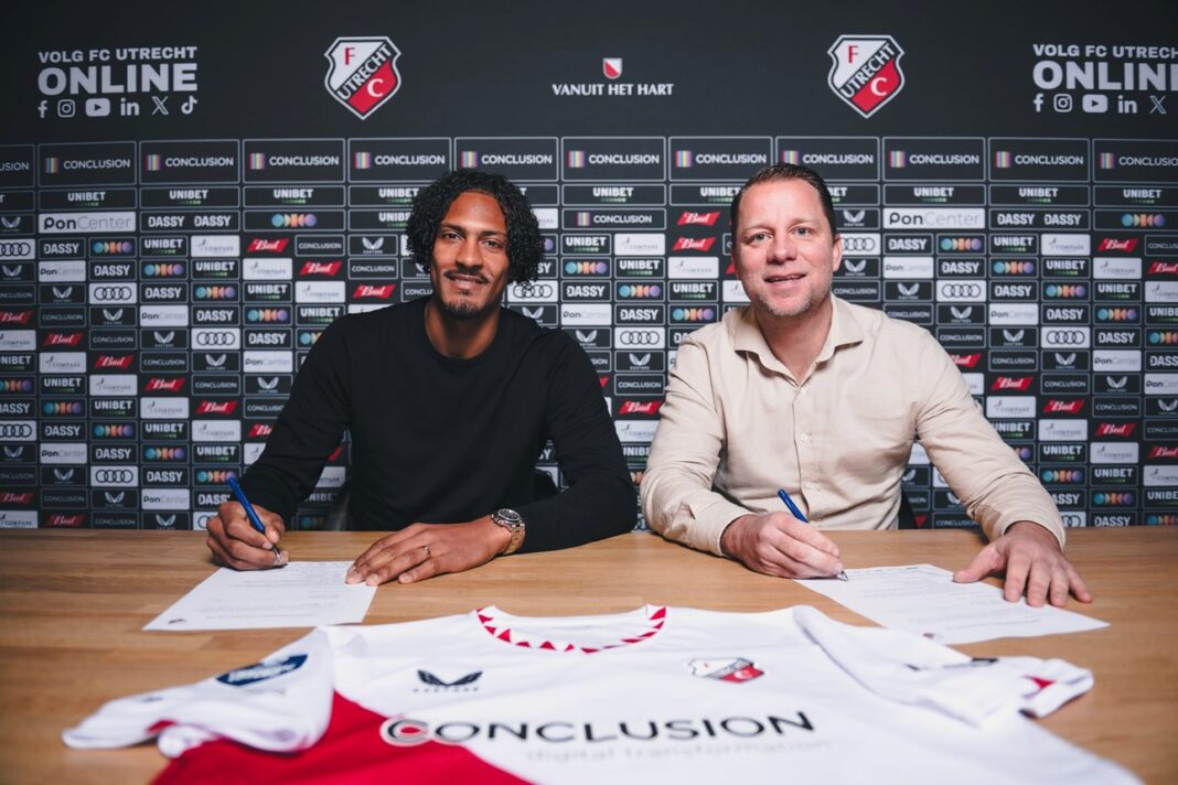 Sébastien Haller oficializado no Utrecht