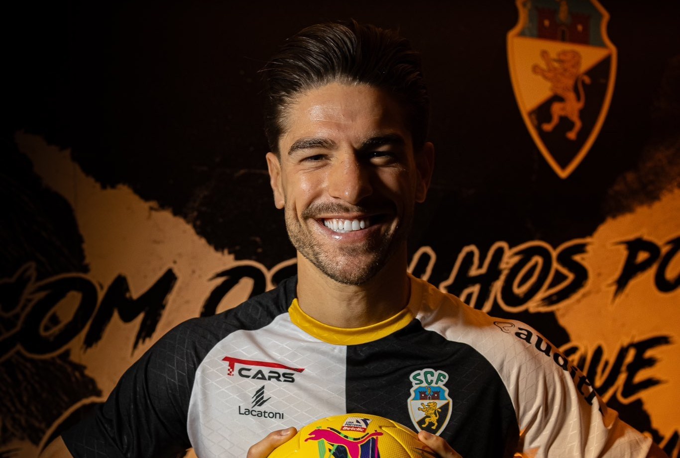 Farense oficializa contratação de Tomás Ribeiro