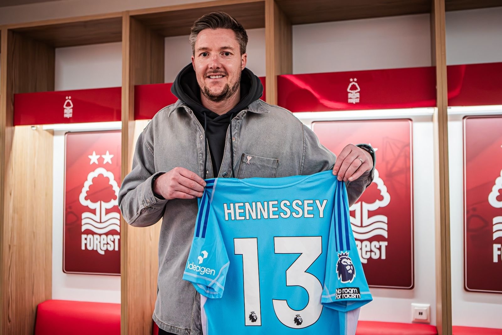 Wayne Hennessey de regresso ao Nottingham Forest