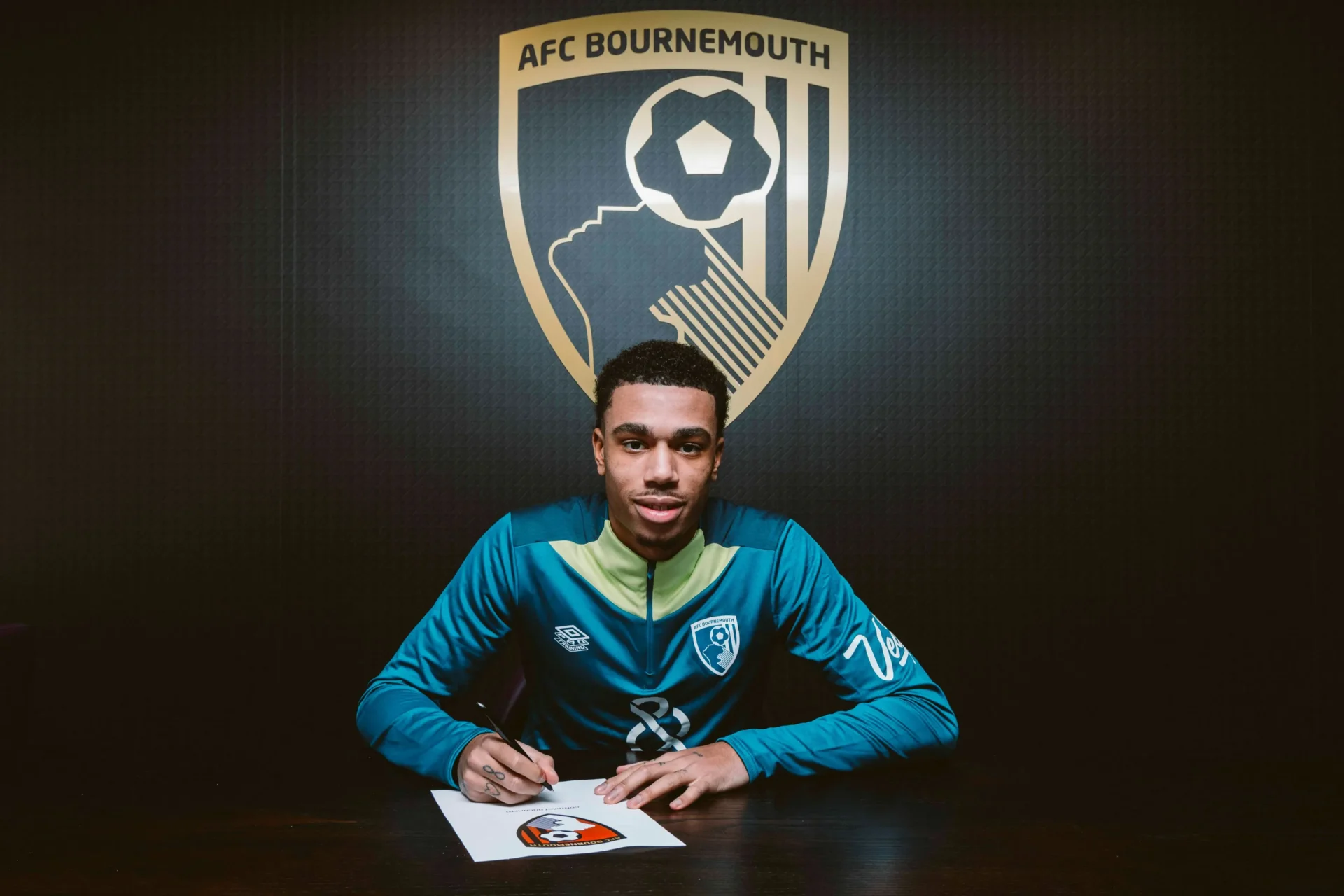 Zain Silcott-Duberry é reforço do Bournemouth